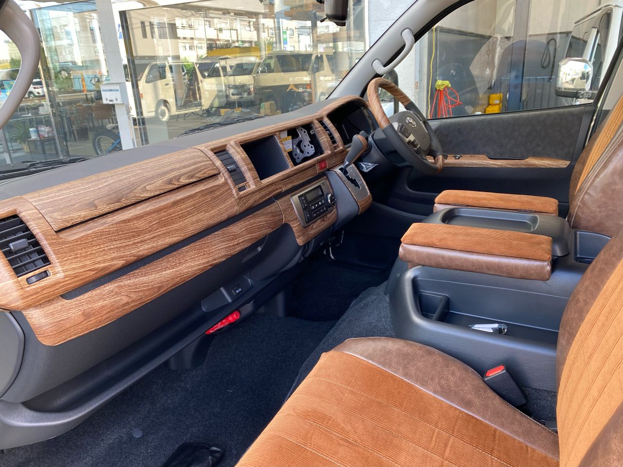 ランクル、ハイエース、USトヨタ専門店：フレックス・ドリーム 店舗ブログサイト｜ » flexdream ハイエース三郷店 ライトイエロー FD－BOX3のご紹介！！flexdream blog